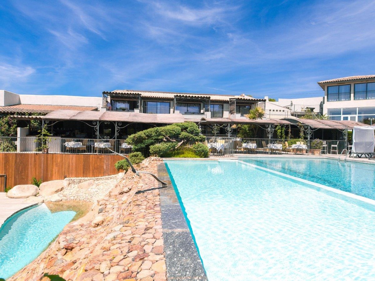 Le Roi Theodore Hotel, Porto Vecchio - CORSICA - Travered: Hotel ...